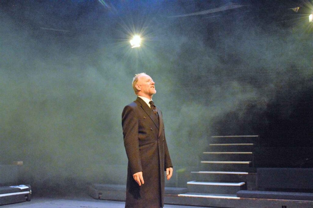 A Guide To Acting Methods And Techniques | The Bridge Theatre Training ...